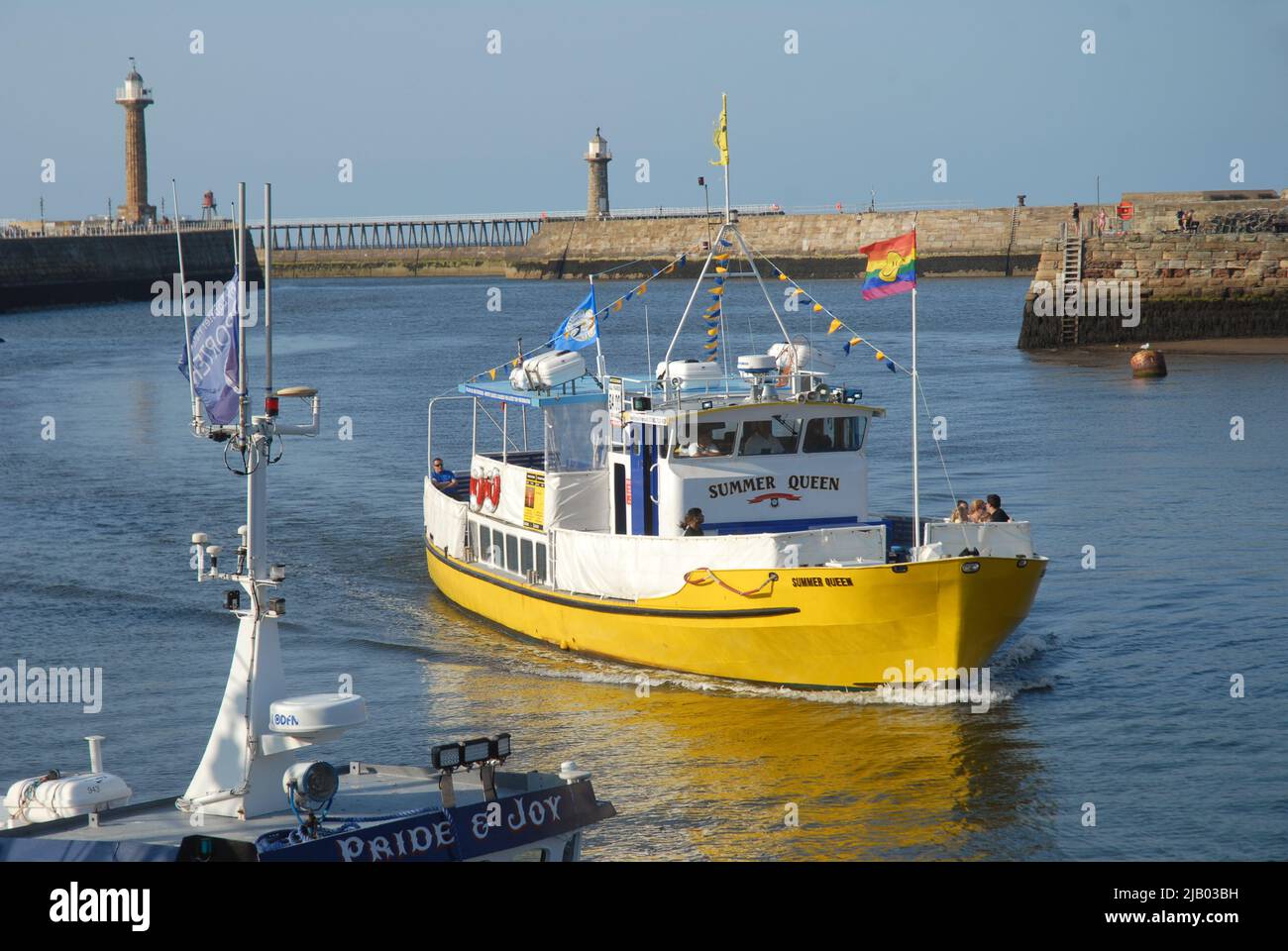 The Summer Queen, Tourist boat arriving to Whitby, North Yorkshire ...