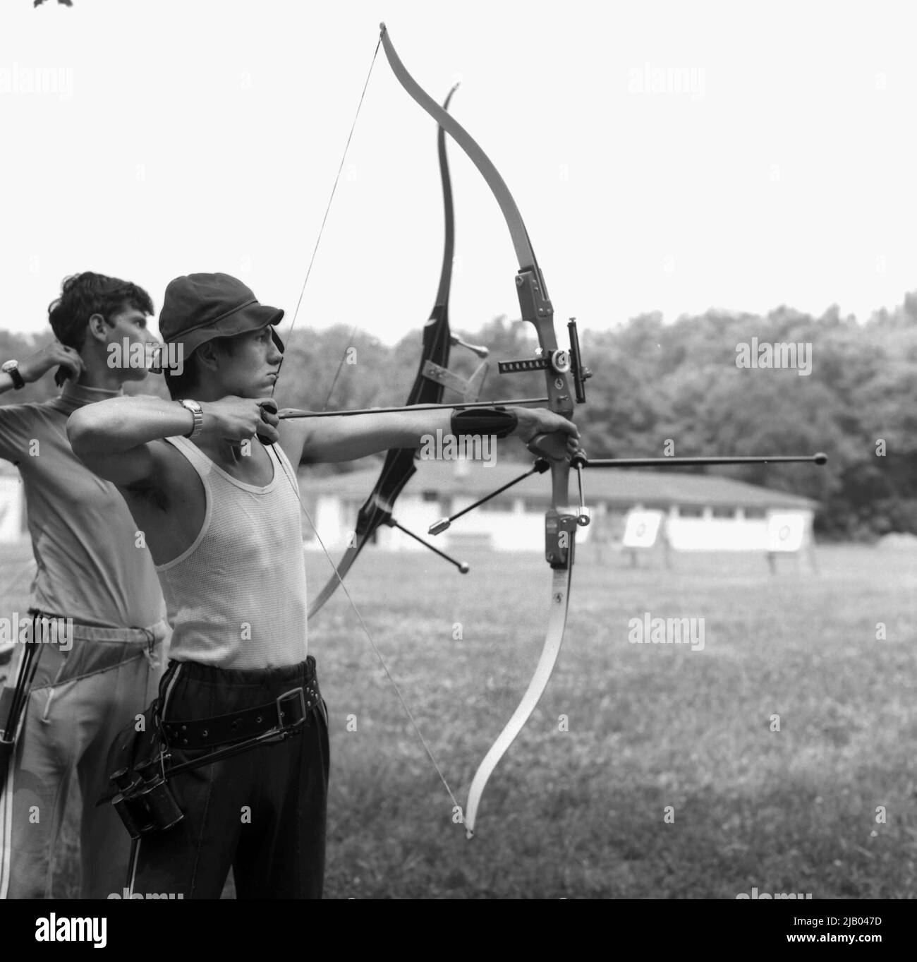 Arrow and bow Black and White Stock Photos & Images - Alamy