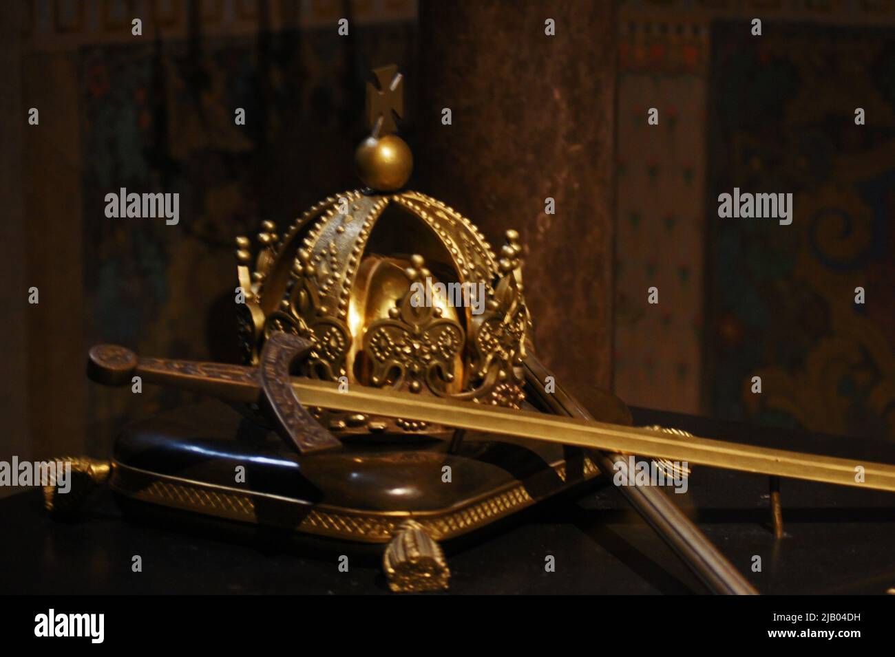 Royality symbols hi-res stock photography and images - Alamy