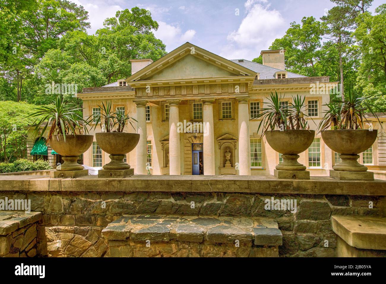 Aristocratic mansion house hi-res stock photography and images - Alamy