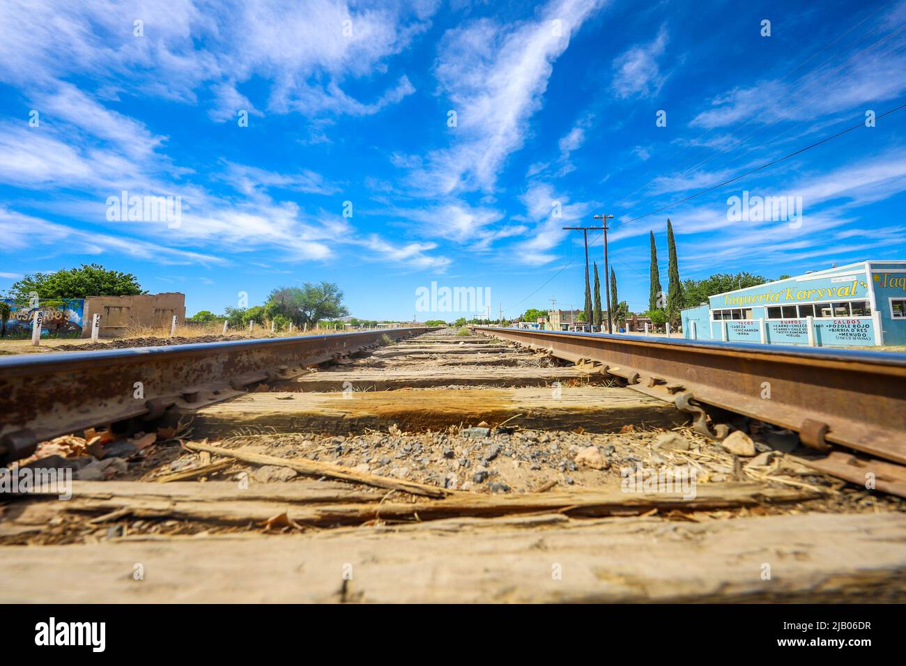 Tren cruces hi-res stock photography and images - Alamy