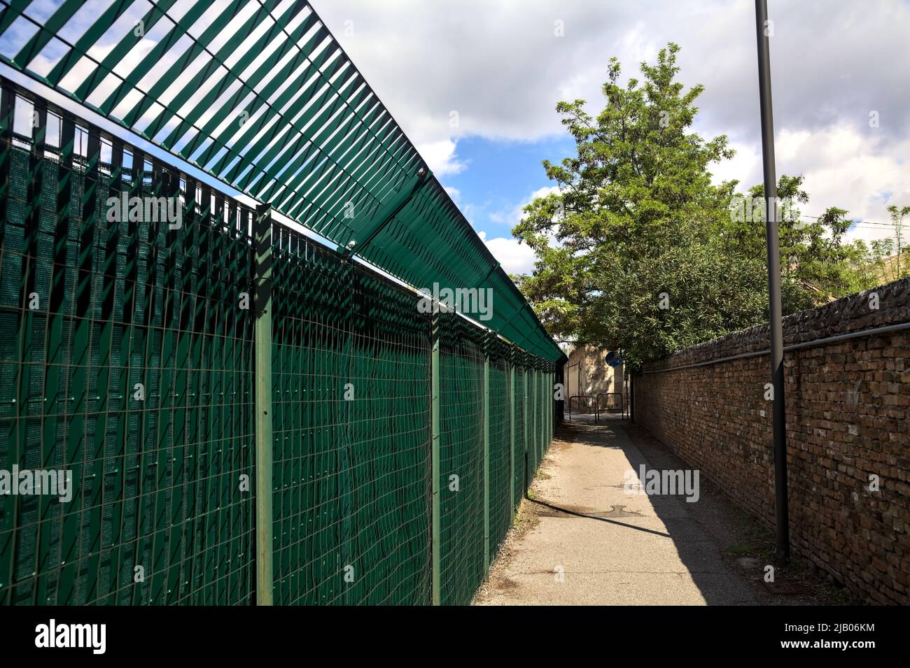 Outdoor scenery with an arching tree hi-res stock photography and ...