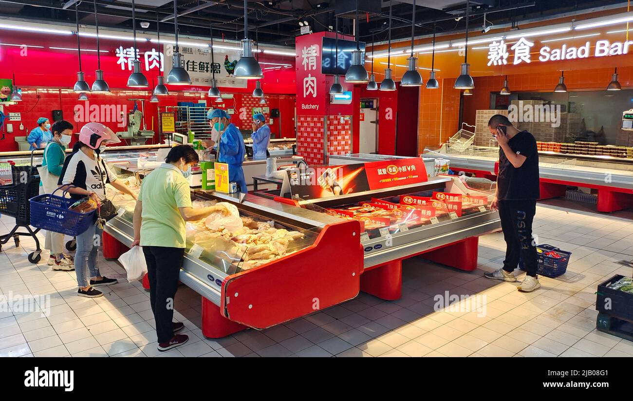 Normal citizens hi-res stock photography and images - Alamy