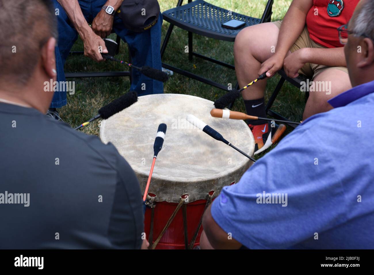Pow wow drum hi-res stock photography and images - Alamy