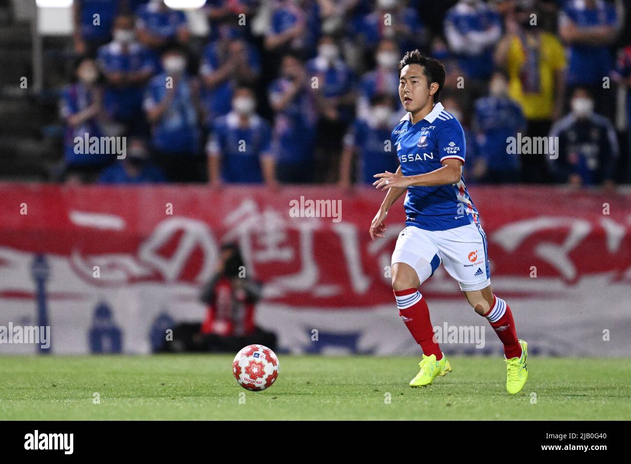 NHK Spring Mitsuzawa Football Stadium, Kanagawa, Japan. 1st June, 2022. Kota Watanabe (F ...