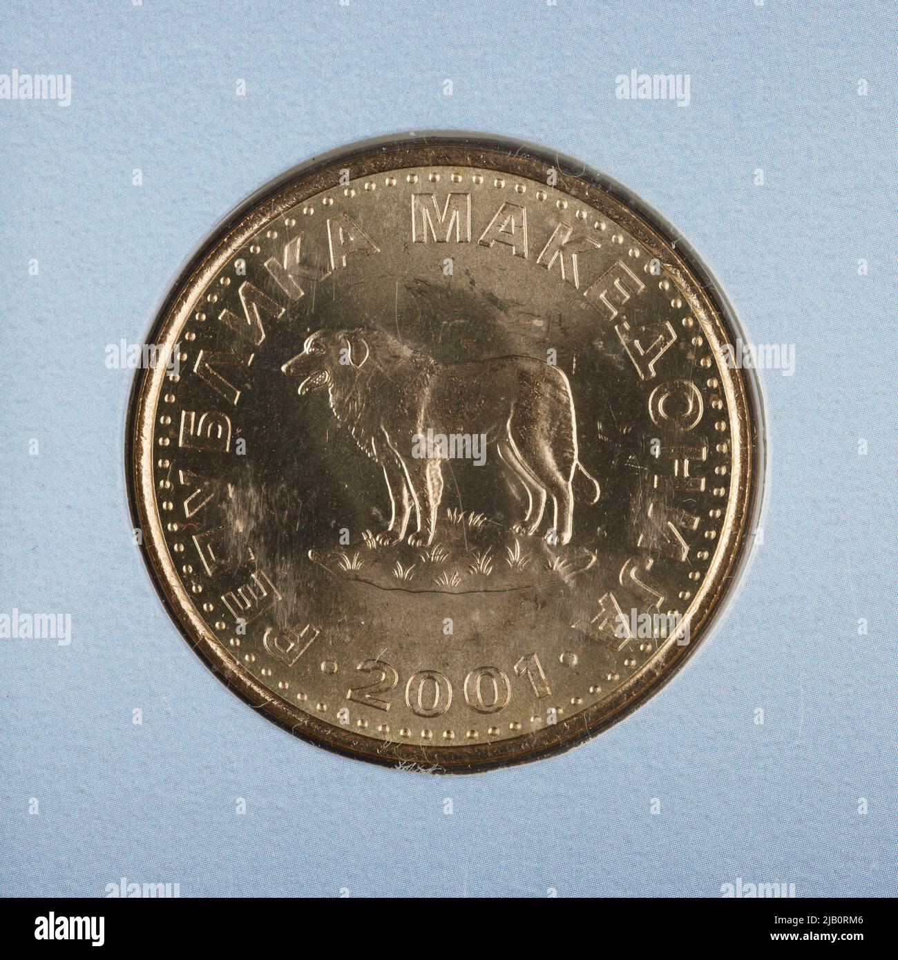 Macedonia, 1 denar; 2001 Unkivska, Biljana Stock Photo - Alamy