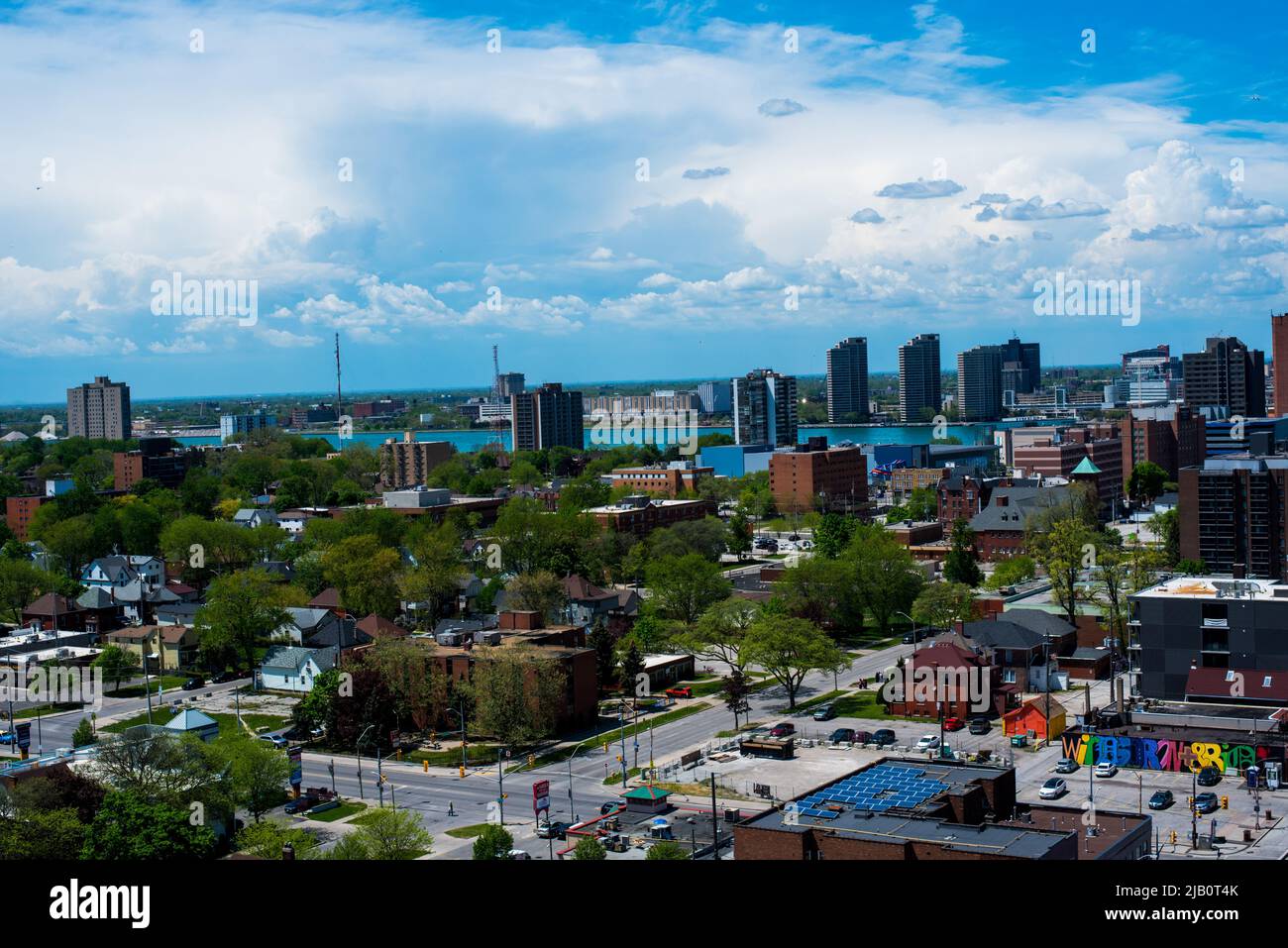 Scenic picture of west side of Windsor Ontario looking into Detroit ...