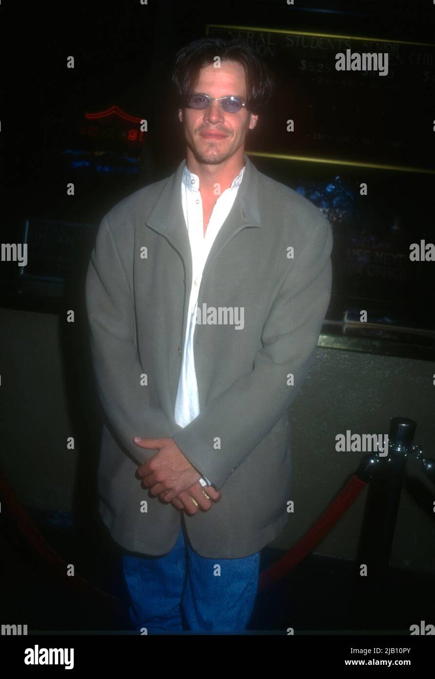 Craig sheffer hi-res stock photography and images - Alamy