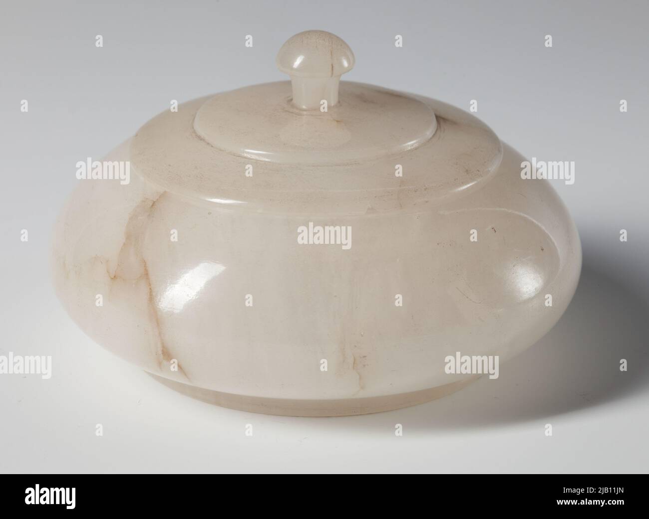 Can powder Stock Photo - Alamy