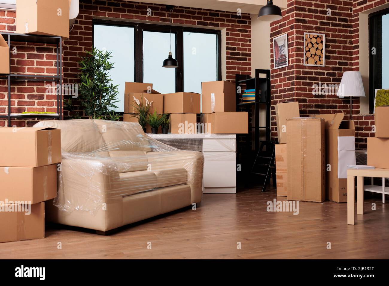 Move relocate hi-res stock photography and images - Alamy
