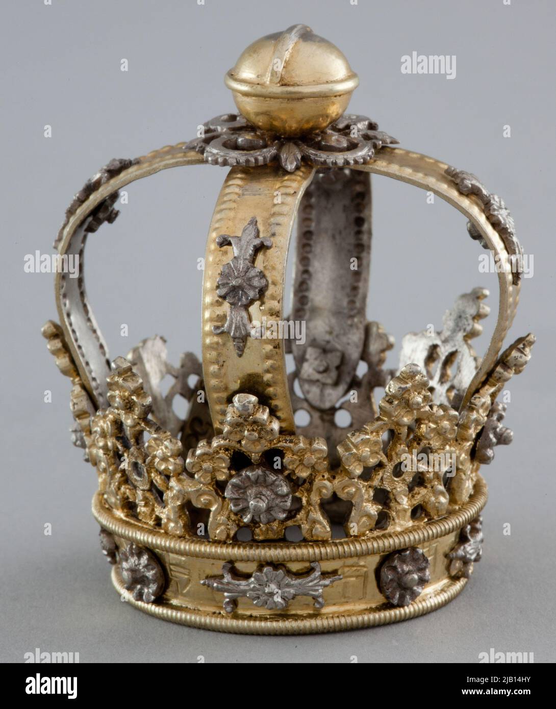 Crown on the Torah Stock Photo - Alamy