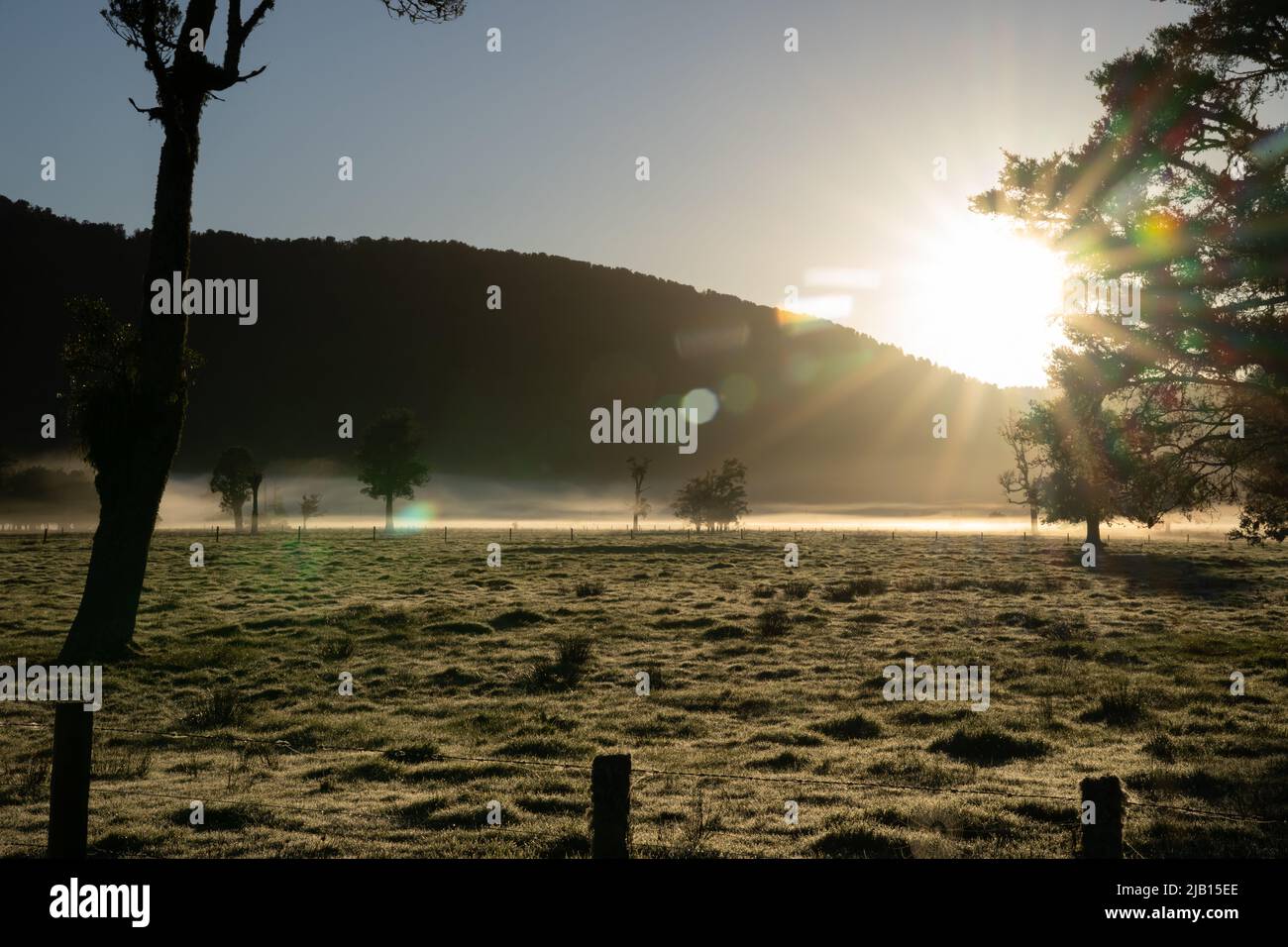 New Zealand rural sunrise landscape in South Island Stock Photo - Alamy