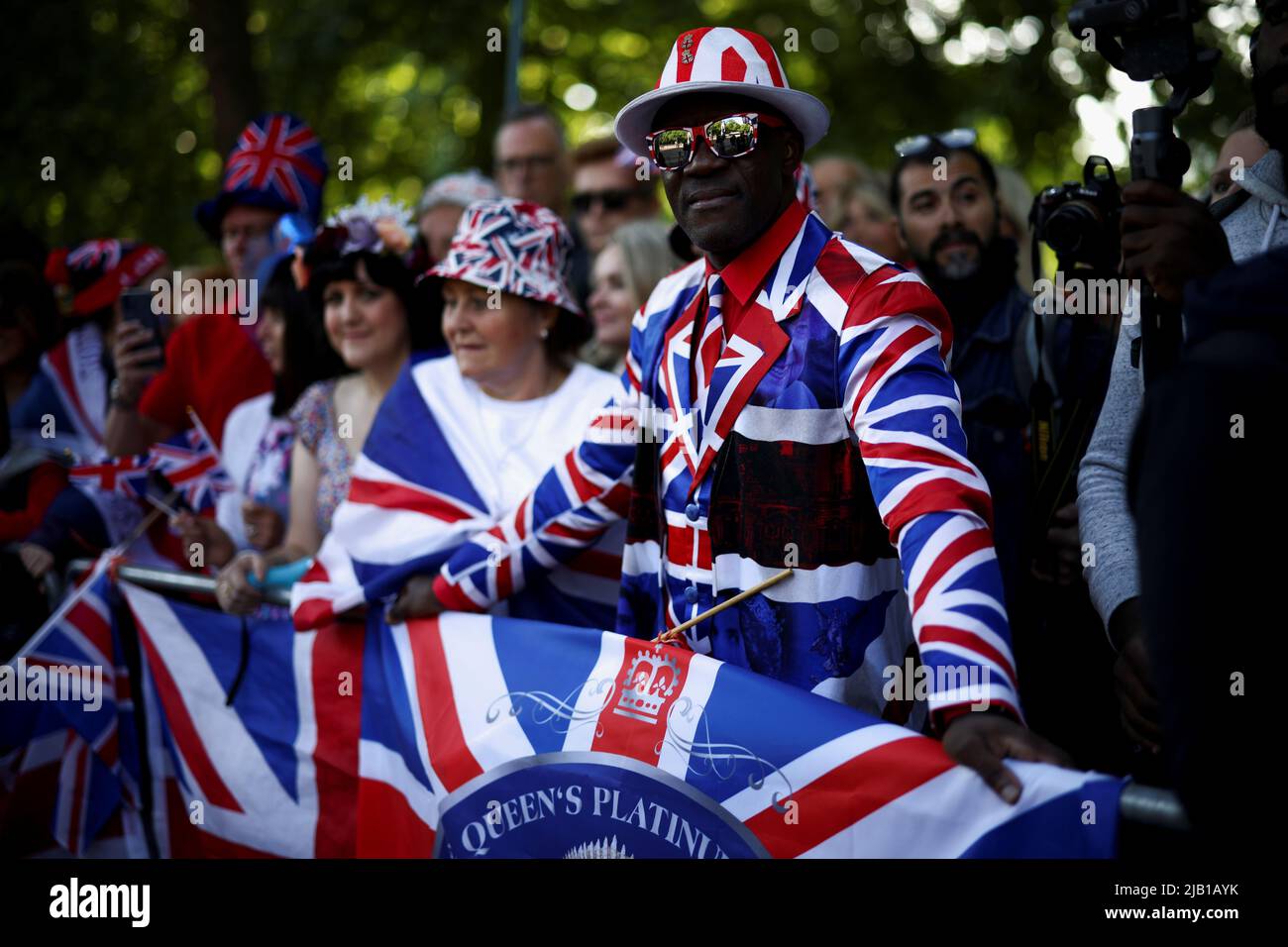 Man wearing union jack suit hi-res stock photography and images - Alamy