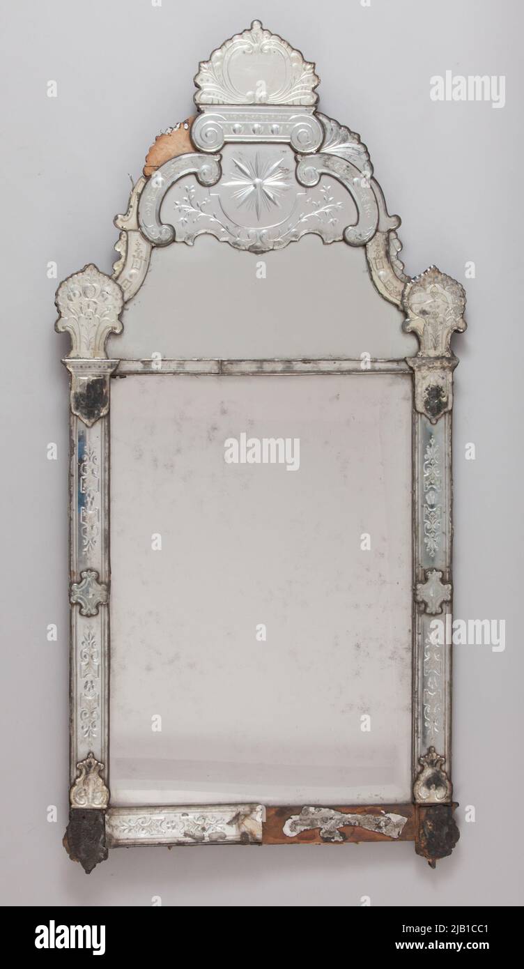 Mirror: Tafel and peak Stock Photo - Alamy