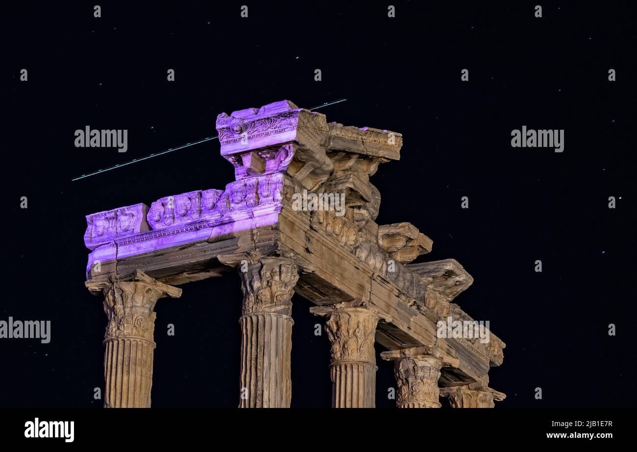 Apollon temple side hi-res stock photography and images - Alamy