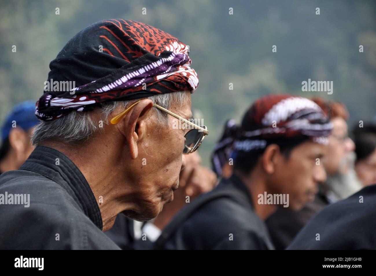 Sundanese traditional clothing hi-res stock photography and images - Alamy