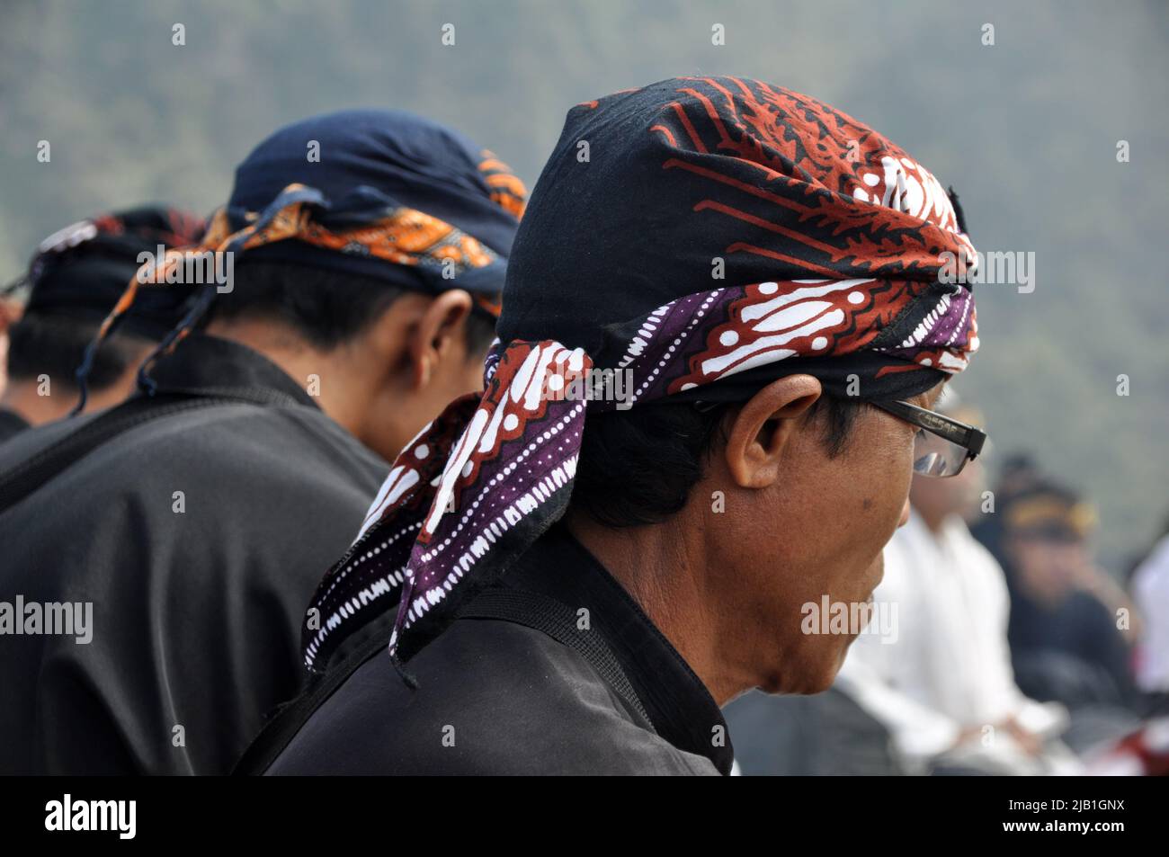 Sundanese traditional clothing hi-res stock photography and images - Alamy