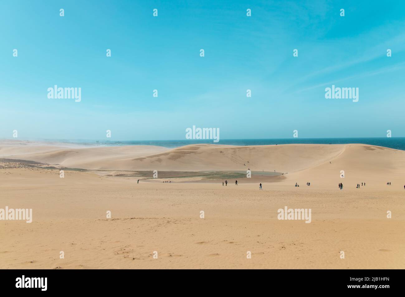 Beautiful landscape Tottori Sand Dunes (Tottori Sakyu) in sunny day ...
