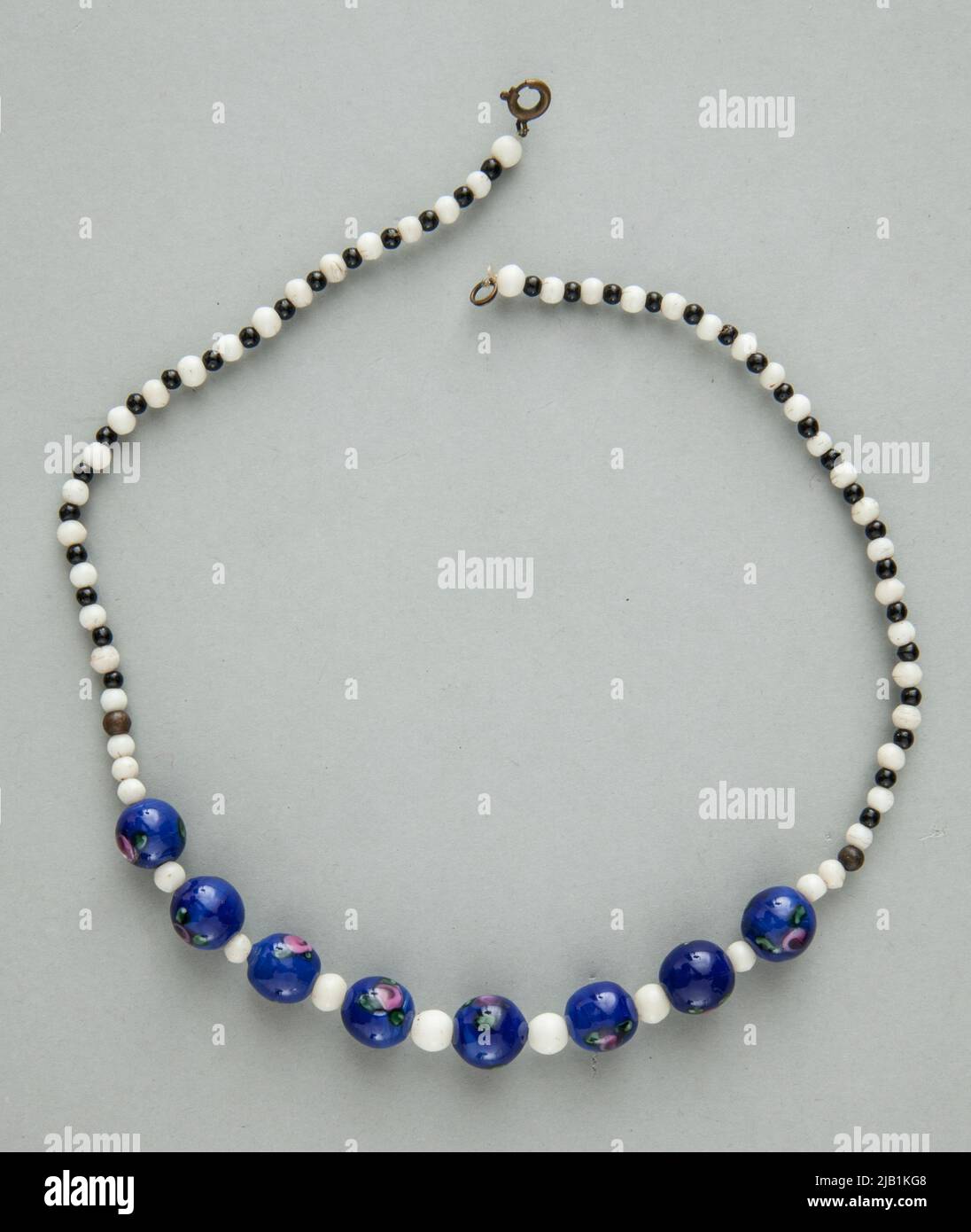 Necklace: string of beads Stock Photo - Alamy