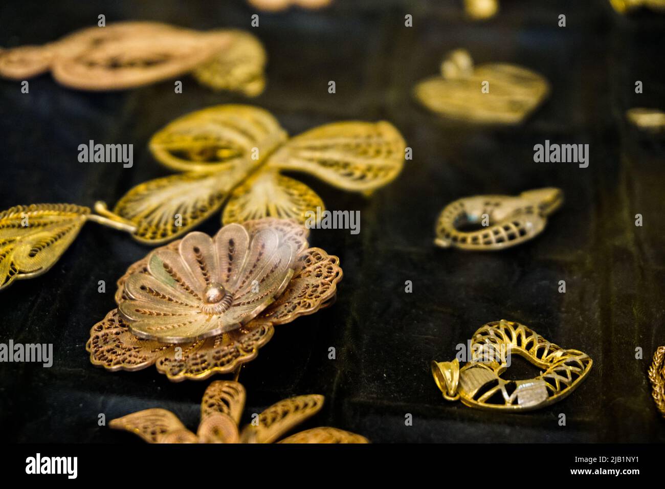 Handmade telkari accessories in Mardin Turkey Stock Photo - Alamy