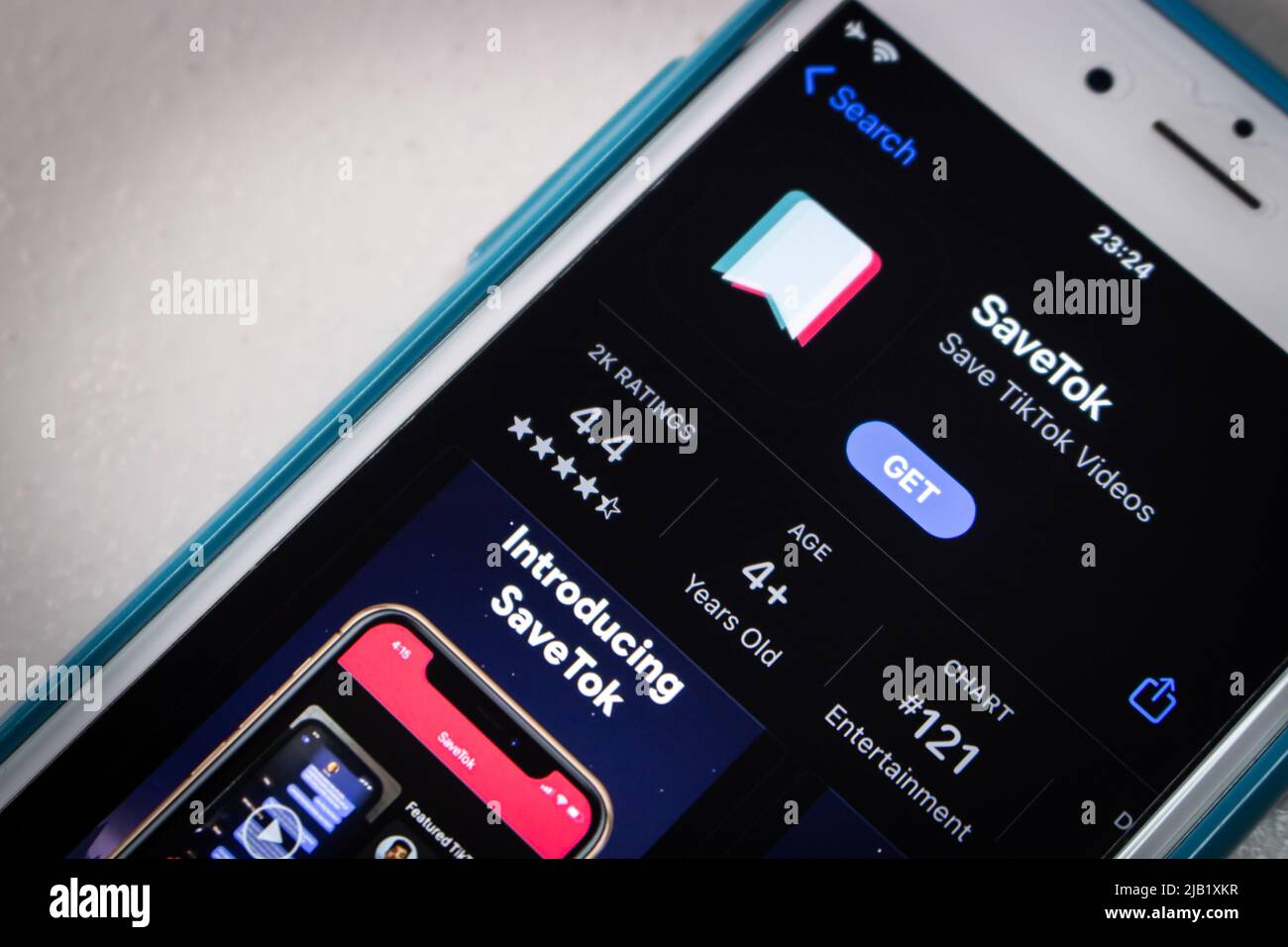 Downloader hi-res stock photography and images - Alamy