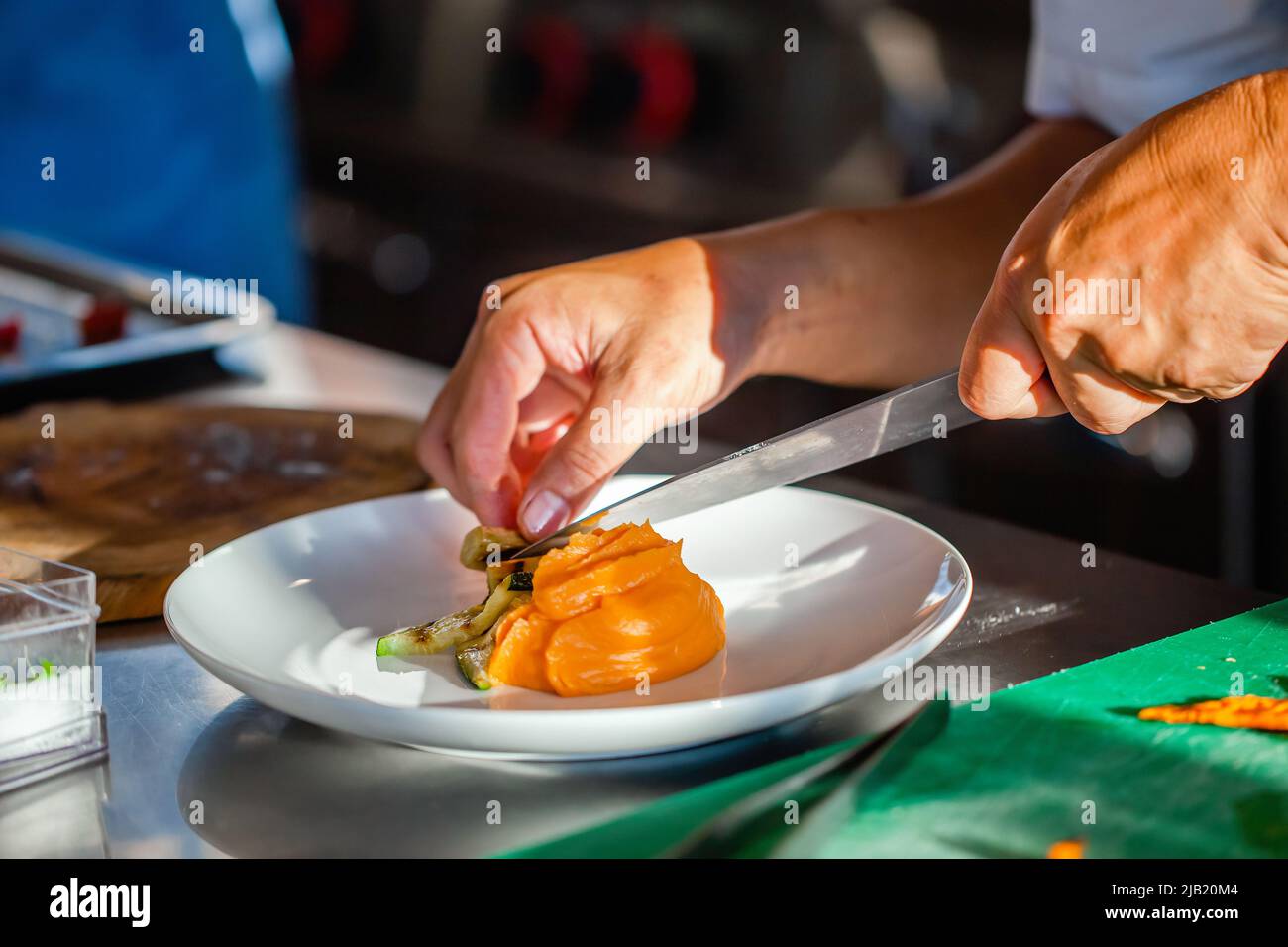 Luxury food chef close up hands hi-res stock photography and images - Alamy