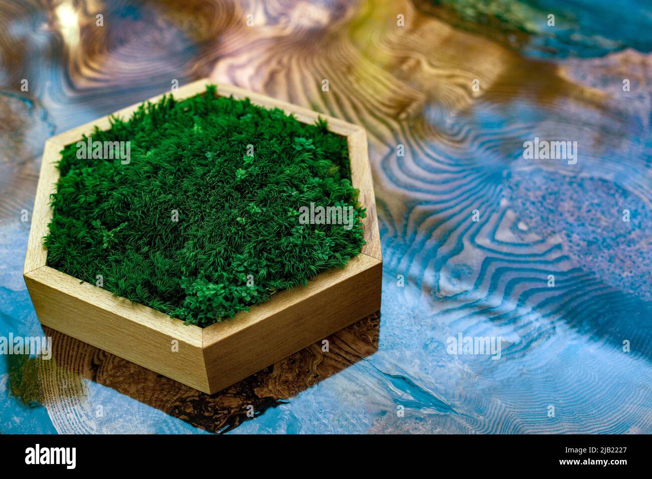 Box stands hi-res stock photography and images - Alamy