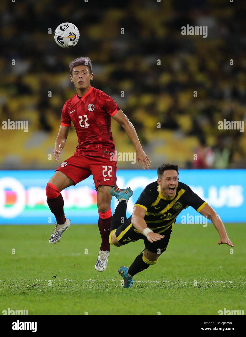 Kuala Lumpur, Malaysia. 01st June, 2022. Yu Wai Lim (L) of Hong Kong ...