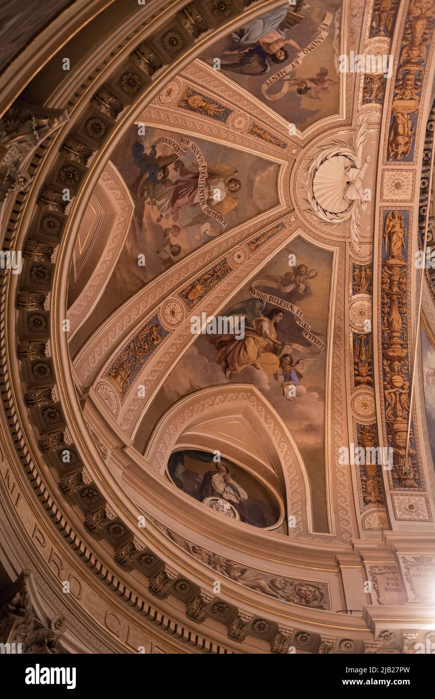 beautiful interior of italian catholic church antique architecture ...