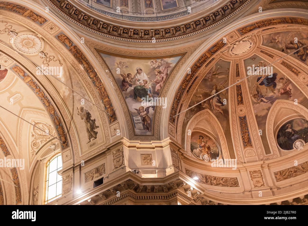 beautiful interior of italian catholic church antique architecture ...