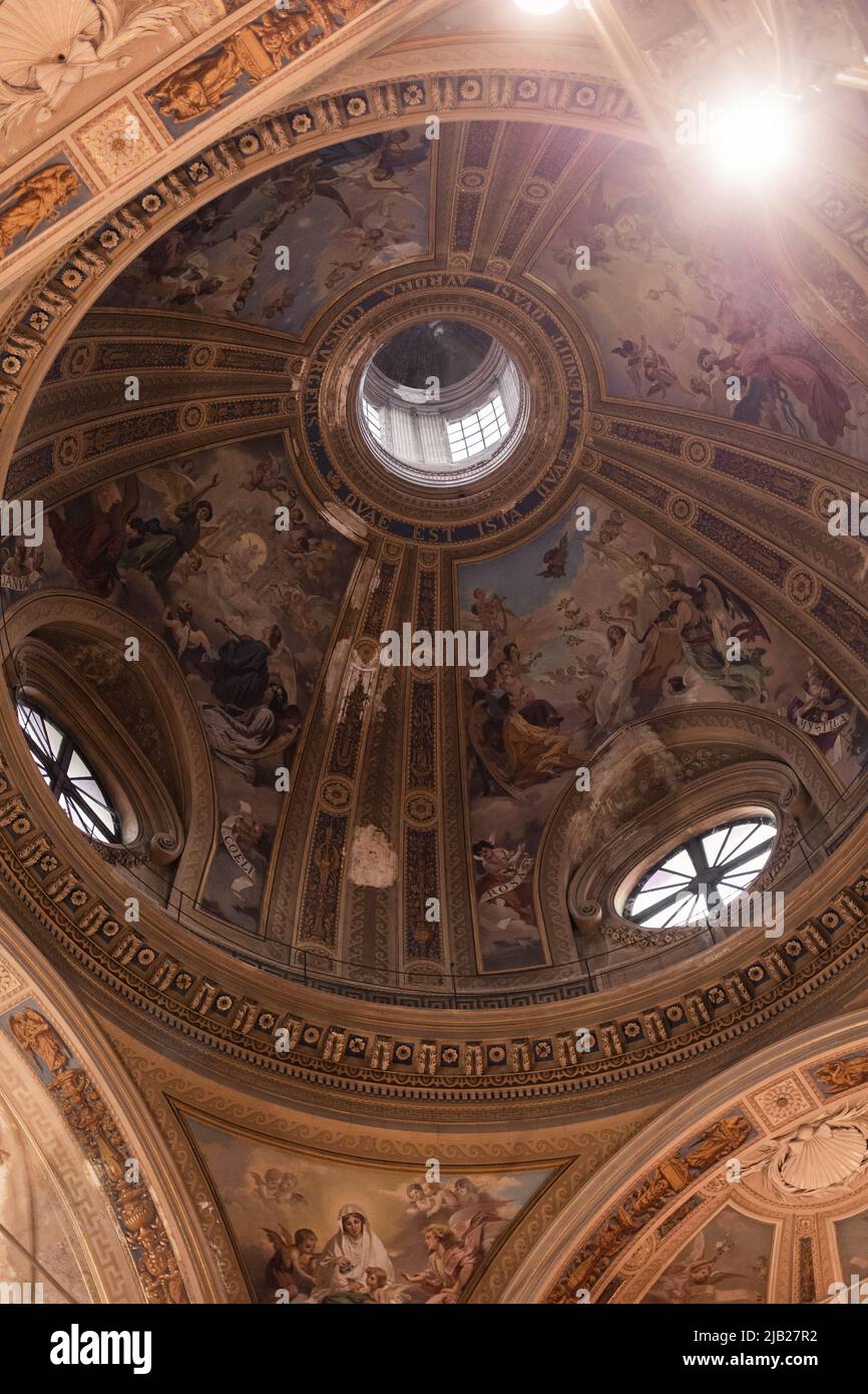 beautiful interior of italian catholic church antique architecture ...