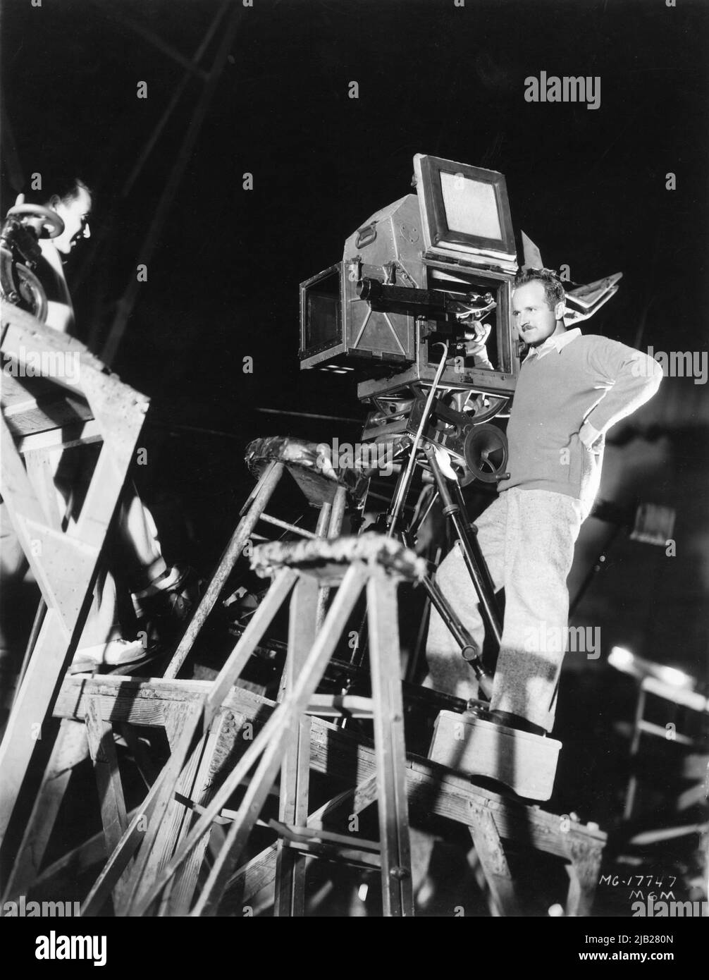 Film set behind the scenes actor hi-res stock photography and images ...