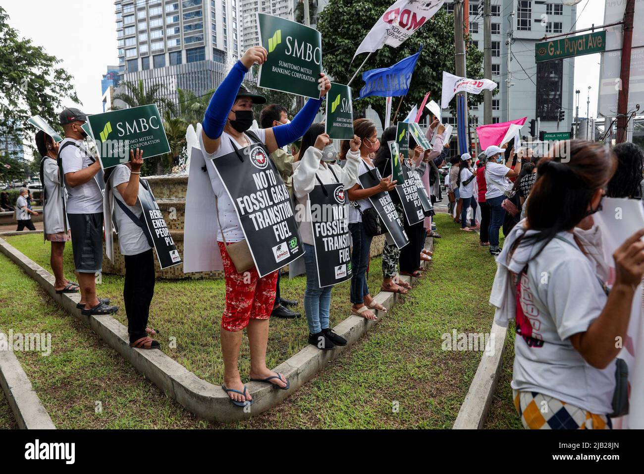 Bank of makati hi-res stock photography and images - Alamy