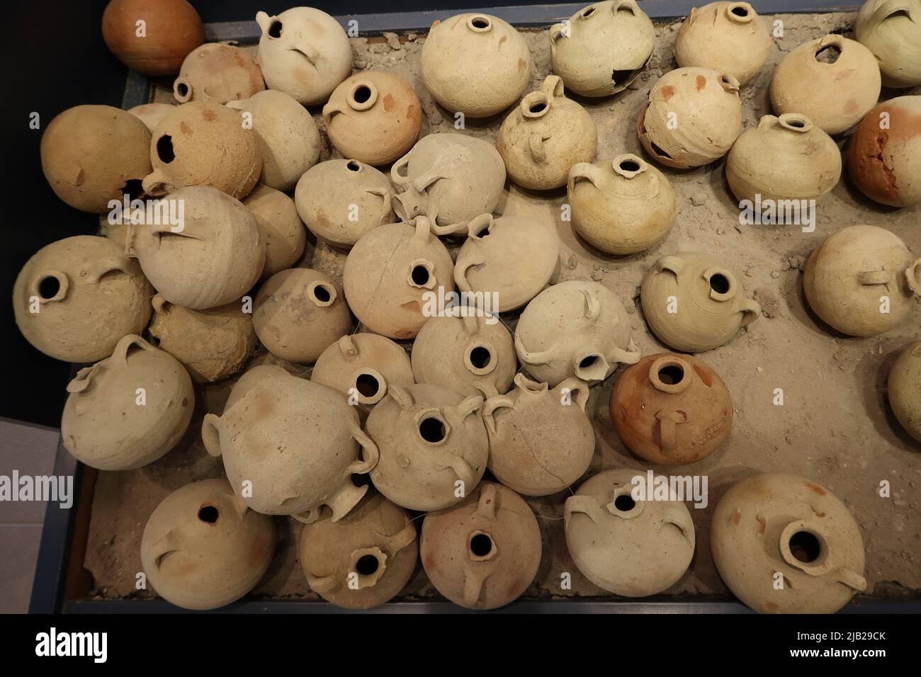 pottery, Bahrain fort museum, Bahrain Stock Photo - Alamy