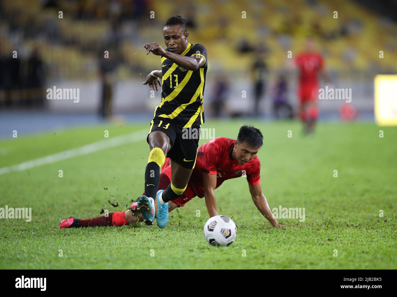 Mohamadou Sumareh Sumareh (L) of Malaysia and Fung Hing Wa (R) of Hong ...