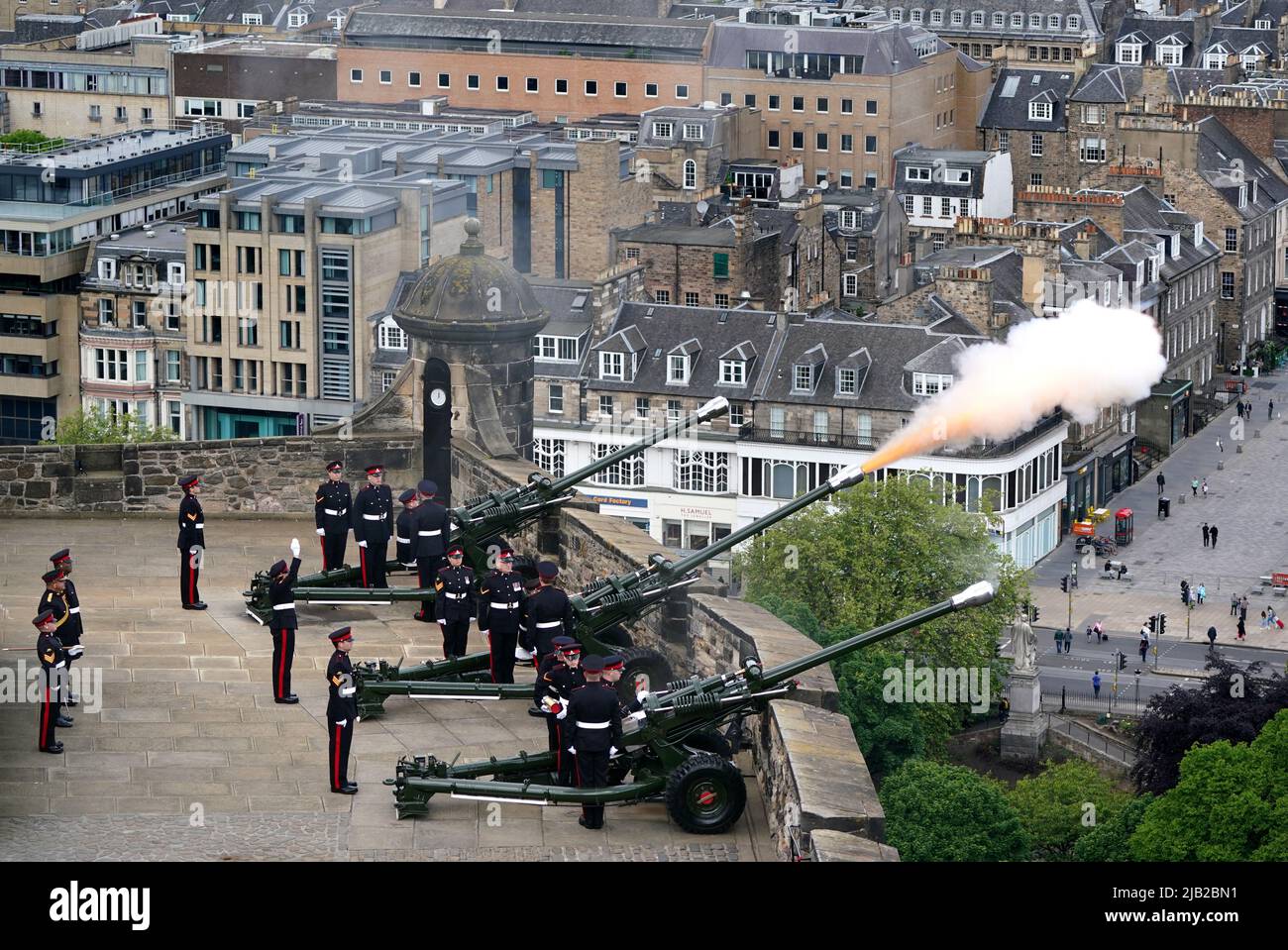 The 105th Regiment Royal Artillery, The Scottish and Ulster Gunners ...