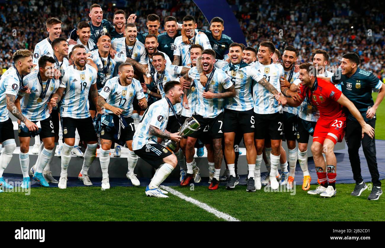 LONDON, ENGLAND - JUNE 01: Lionel Messi of Argentina lift the Trophy ...