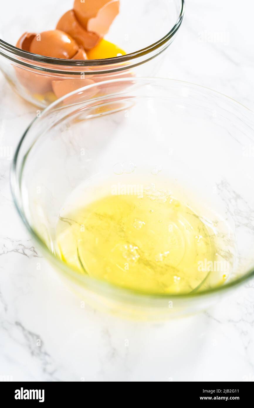 Separating egg whites hi-res stock photography and images - Alamy