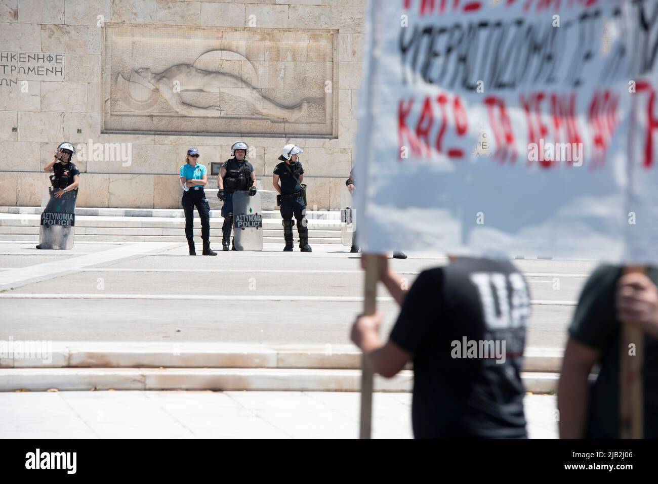 Police shout slogans hi-res stock photography and images - Alamy