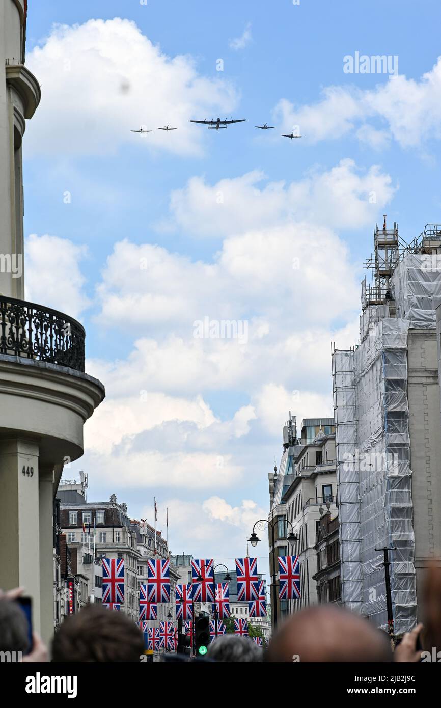 Charing Cross, London, UK. 2nd June 2022. RAF Red Arrows flypast for ...