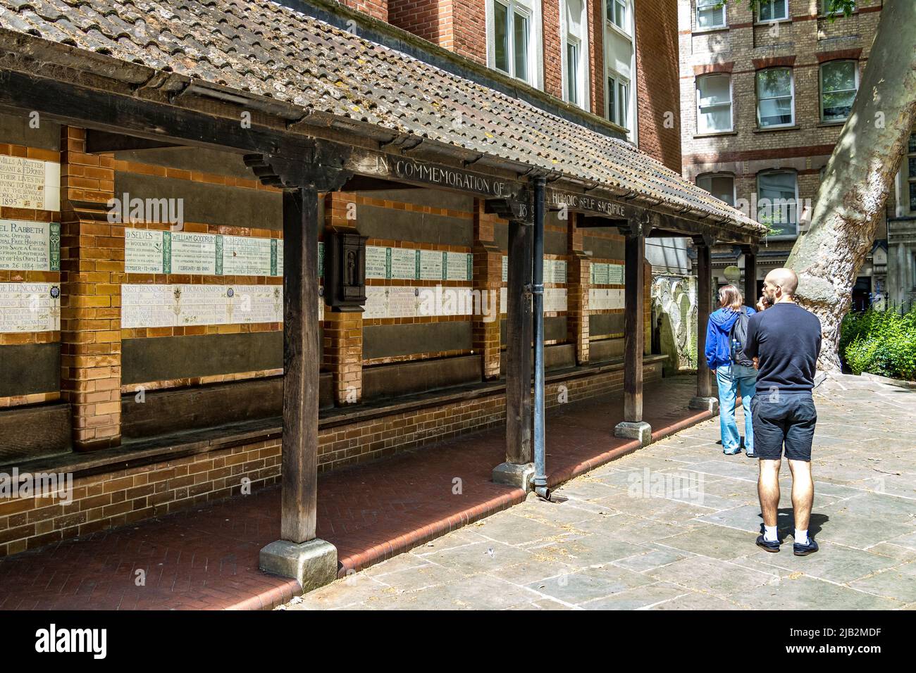 People at Postman's Park, a shady garden in the City Of London , home ...
