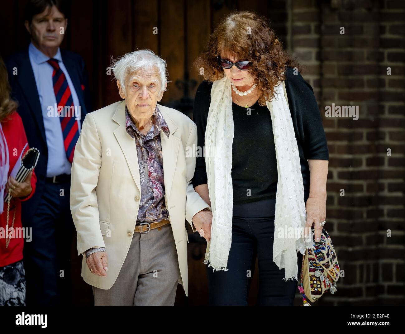 2022-06-02 13:20:39 LAREN - Bob Friedlander walks out of St. John's ...