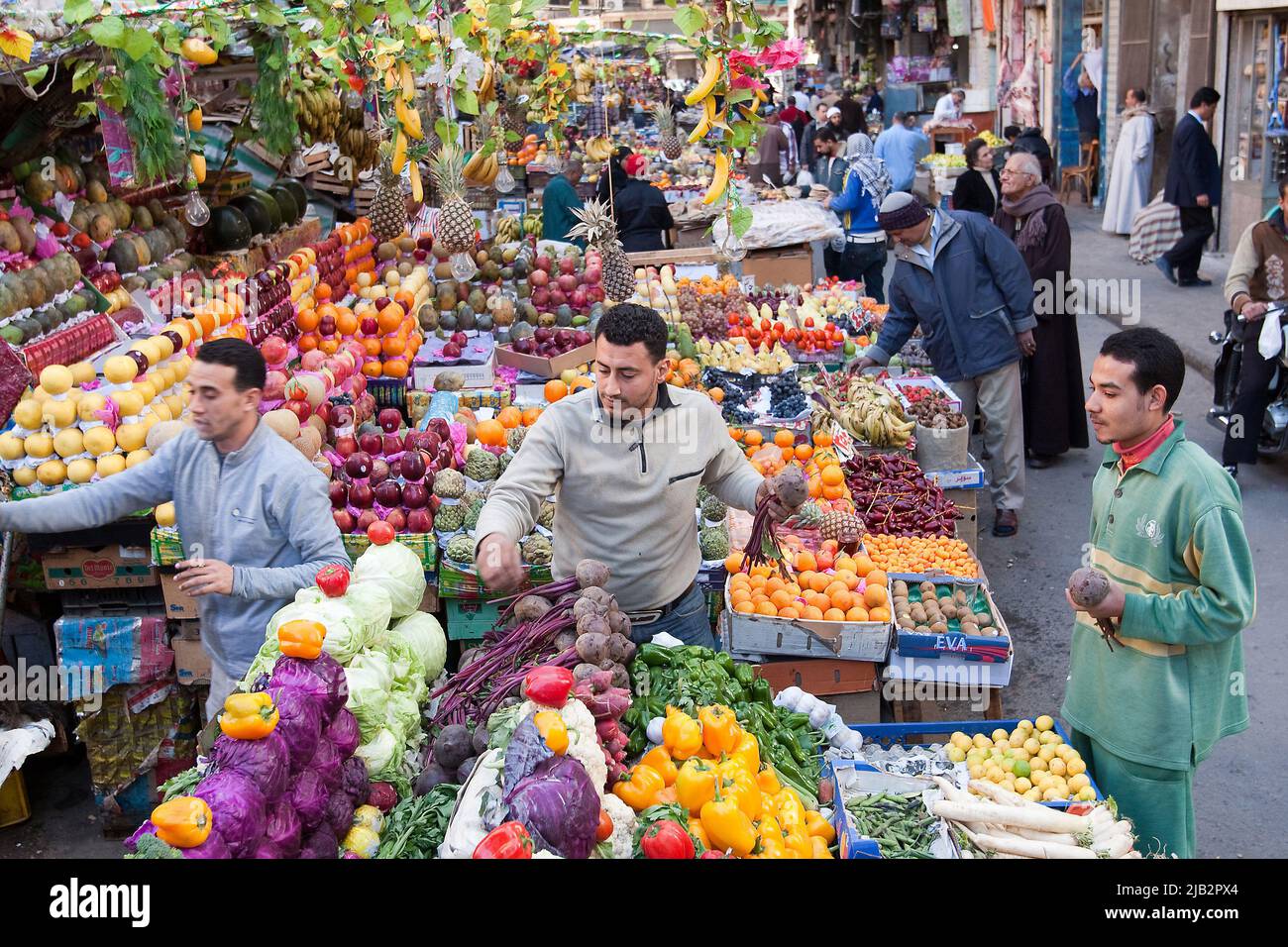 Egypt, Cairo Vegetable market in the city center Stock Photo - Alamy
