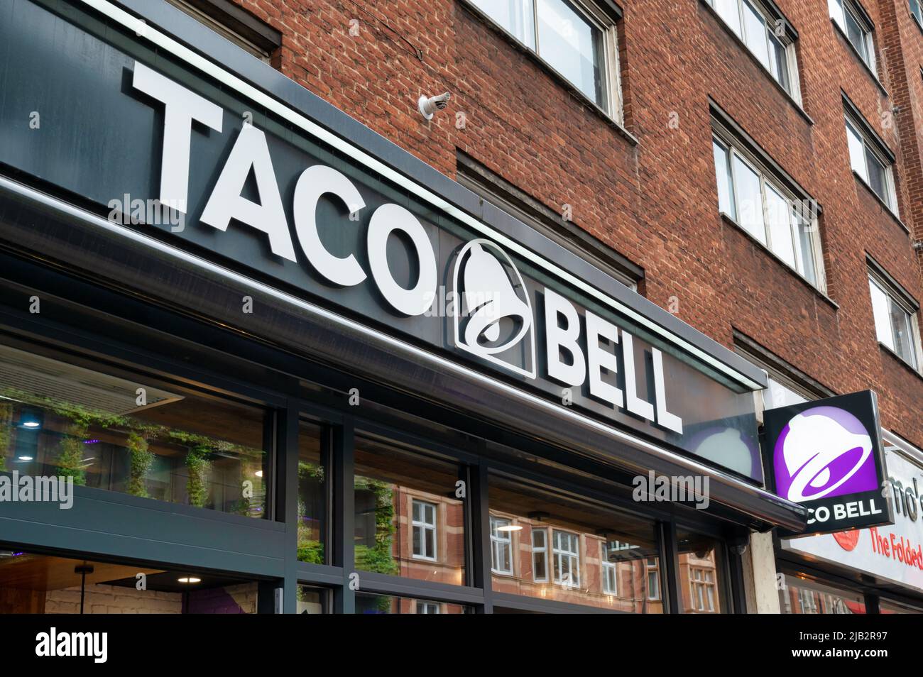 Taco bell london hi-res stock photography and images - Alamy