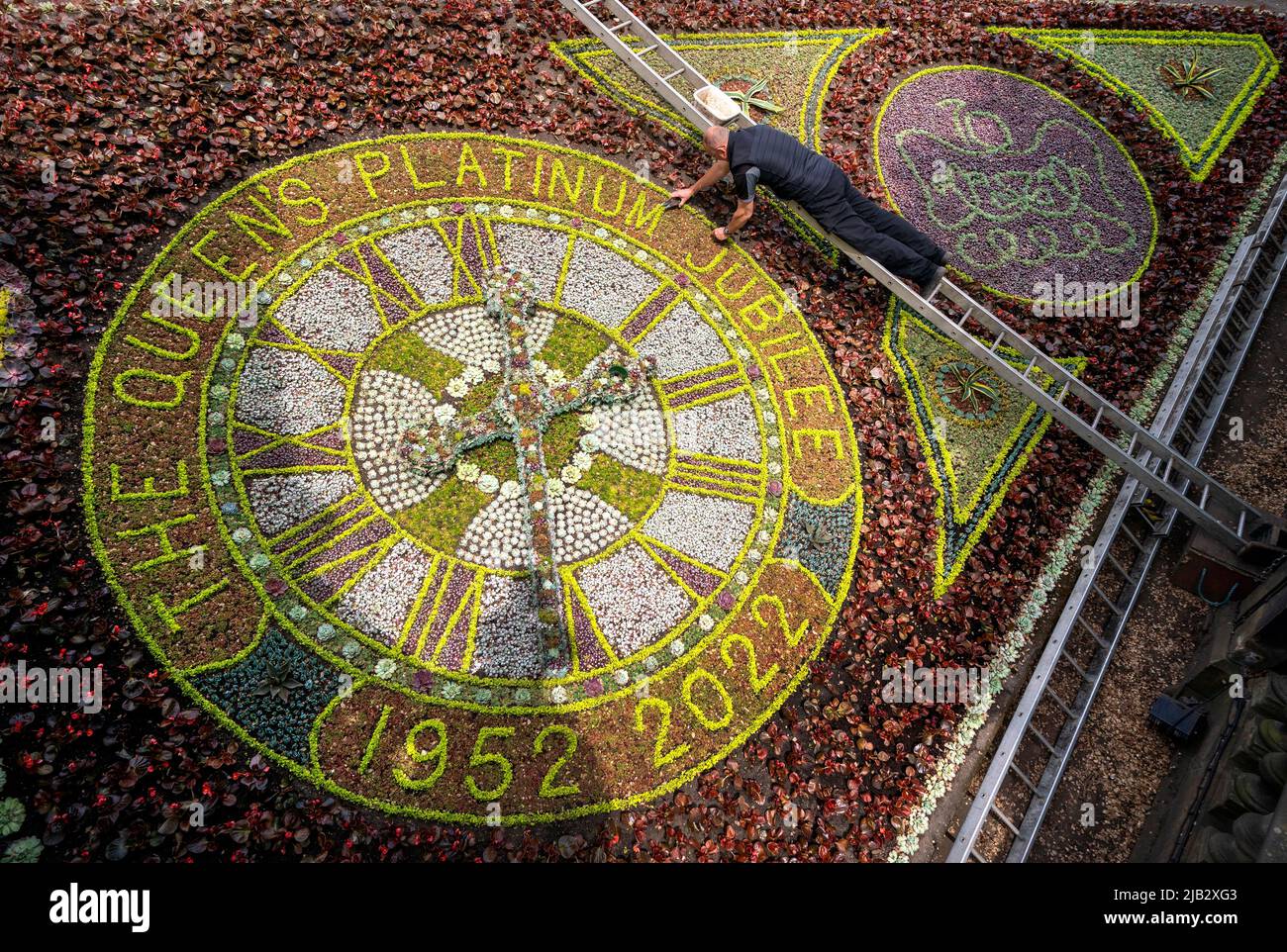Worlds oldest clock hi-res stock photography and images - Alamy