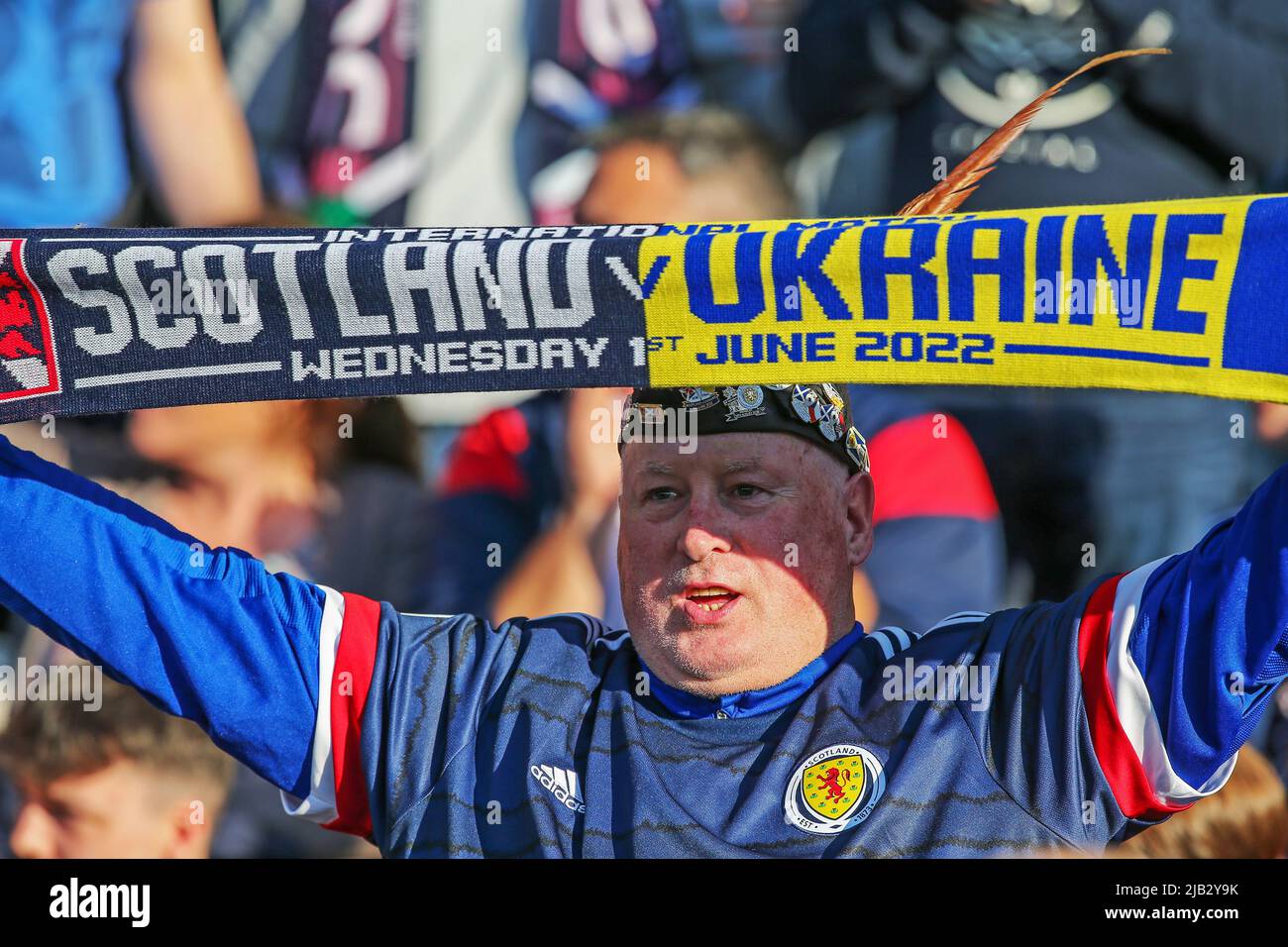 Football fan scarf hi-res stock photography and images - Alamy