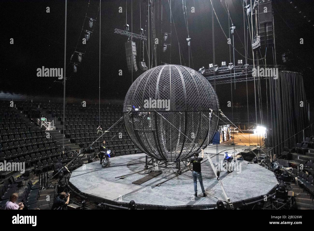 Motorcycle stunt cage hi-res stock photography and images - Alamy