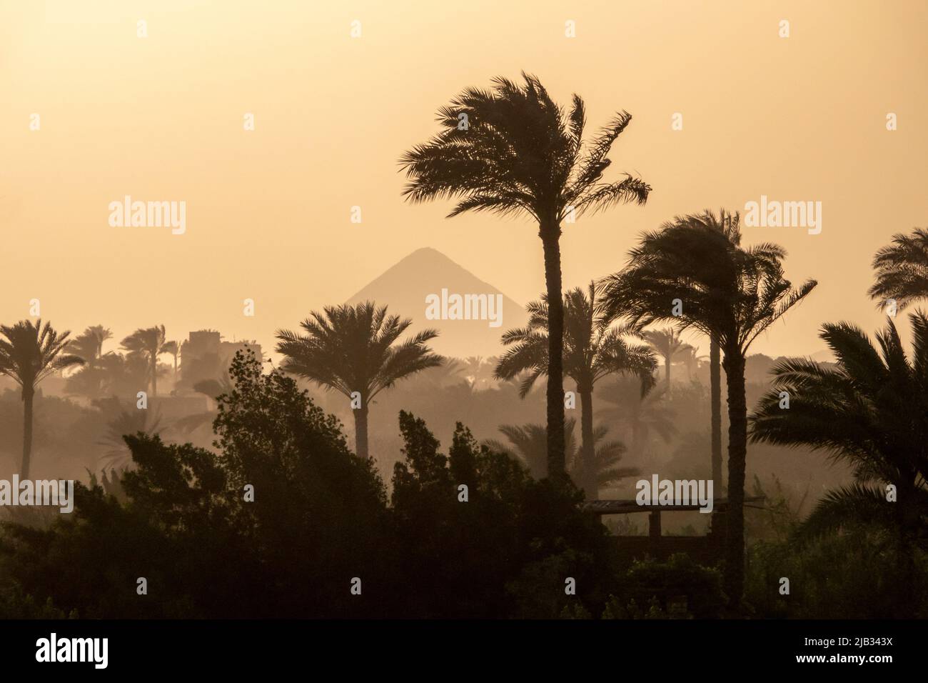 Pyramid sunset egypt hi-res stock photography and images - Alamy