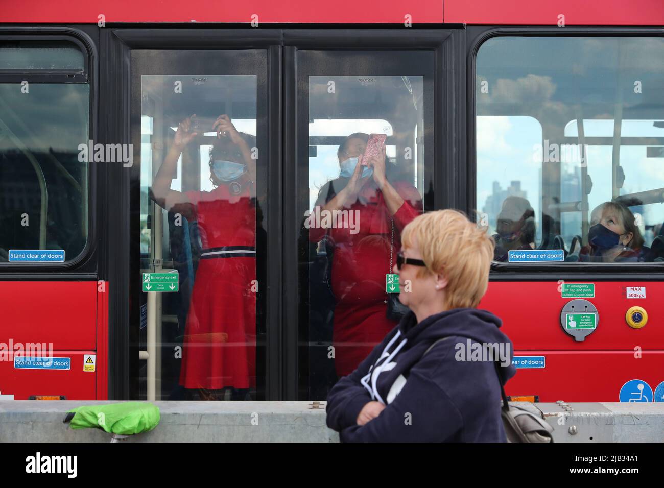 1952 london bus hi-res stock photography and images - Alamy