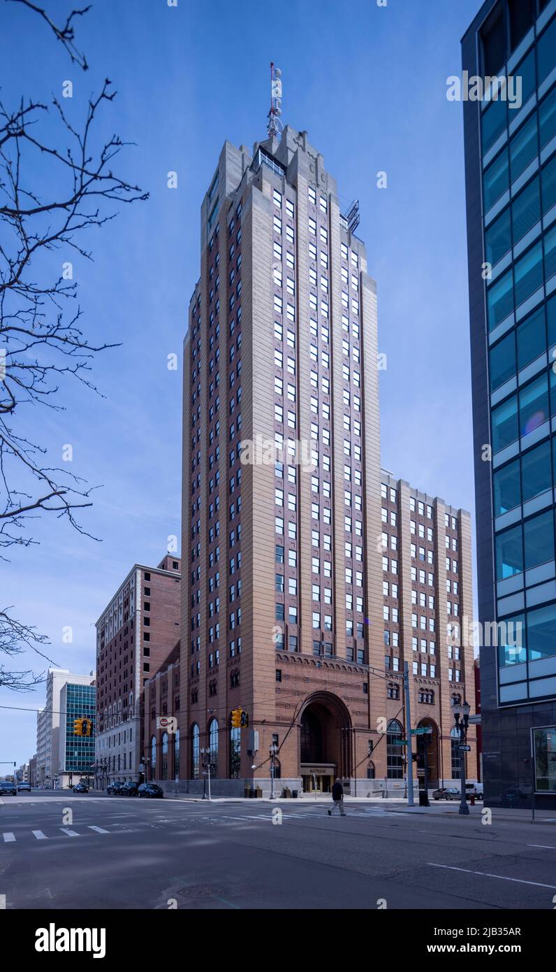 The Boji Tower, also known as the Michigan National Bank Building ...